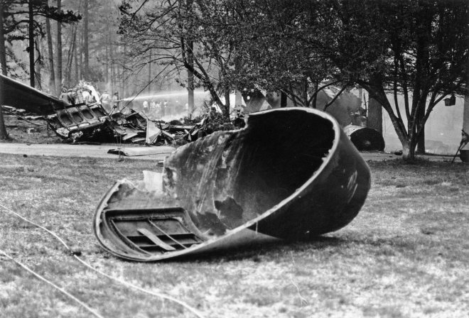 “Anatomy of a Crash Scene” – Action Photographs taken after the crash ...