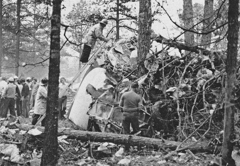 “Anatomy of a Crash Scene” – Action Photographs taken after the crash ...