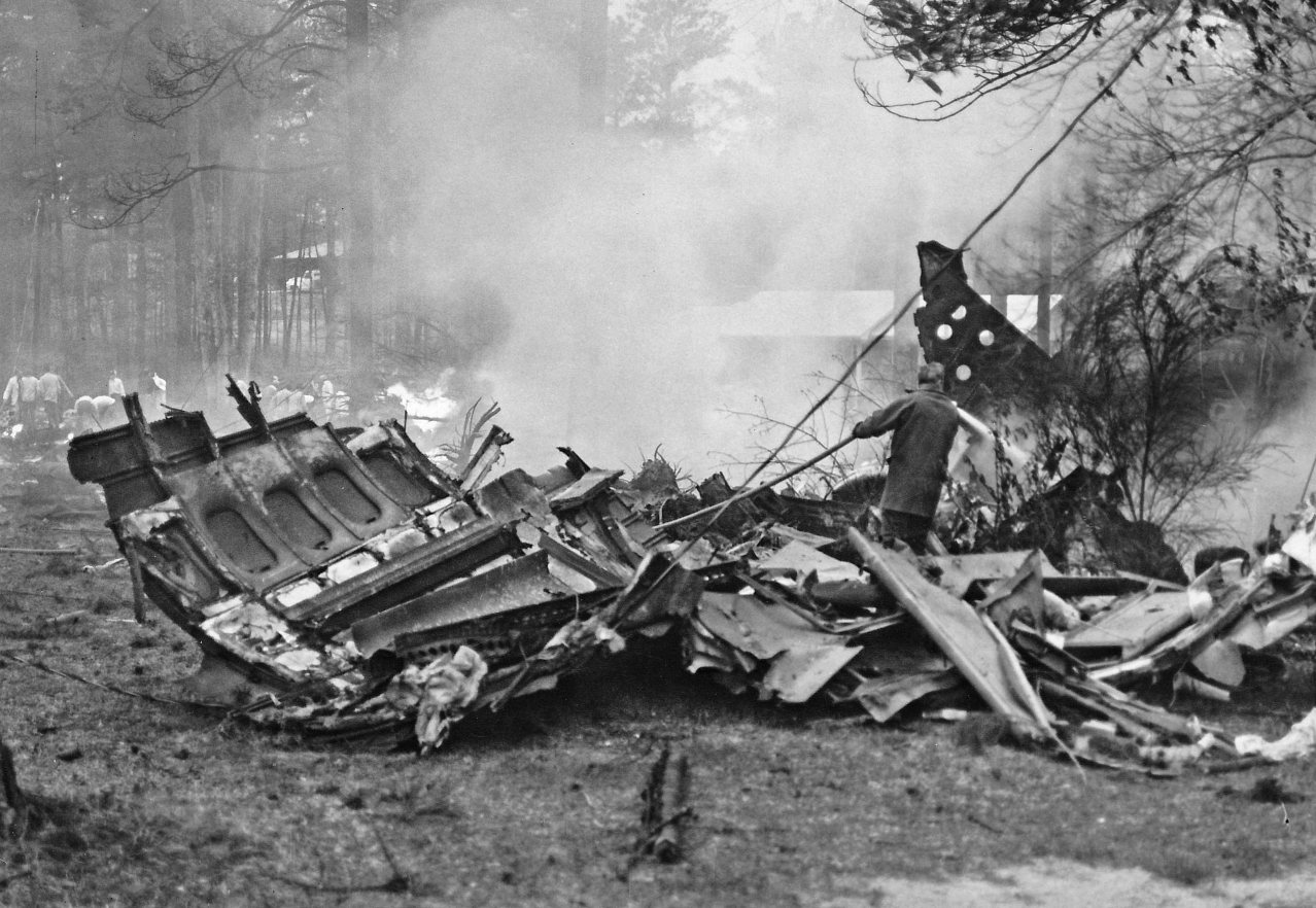 “Anatomy of a Crash Scene” – Action Photographs taken after the crash ...